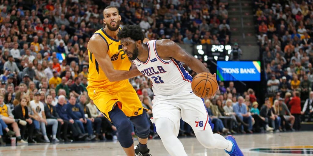 Rudy Gobert maîtrise Joel Embiid, Utah repousse Philadelphie - Basket 221