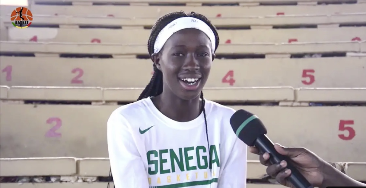 Émission 1 ON 1 N°#4 avec Mame Coumba Fall - Meneuse / Arrière ISEG ...