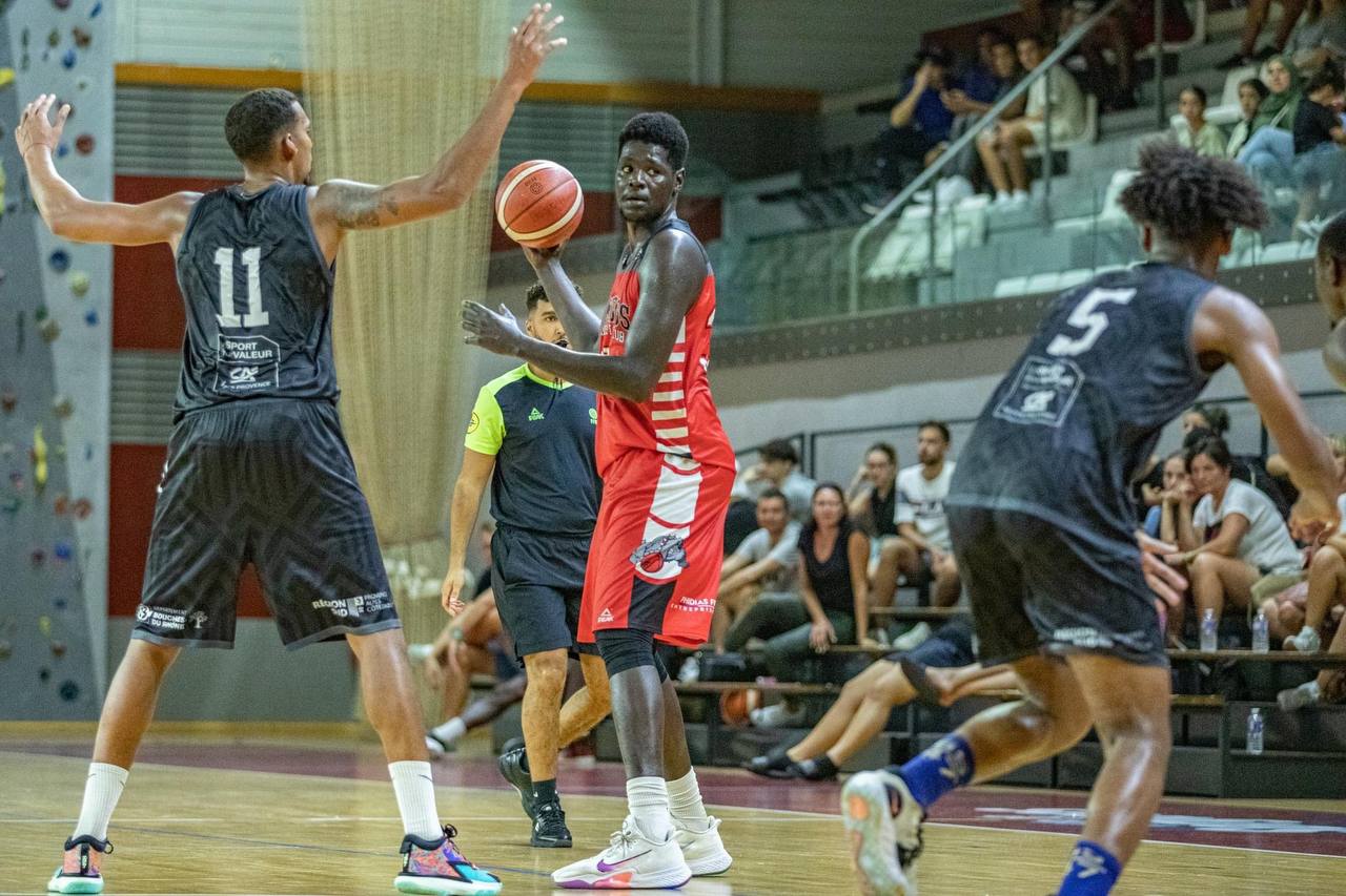 Abdoulaye Ndoye et Sorgues démarrent par un succès - Basket 221