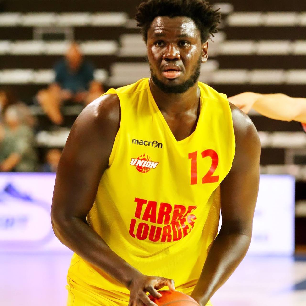 Tidiane Badiane s'illustre face à Tours - Basket 221